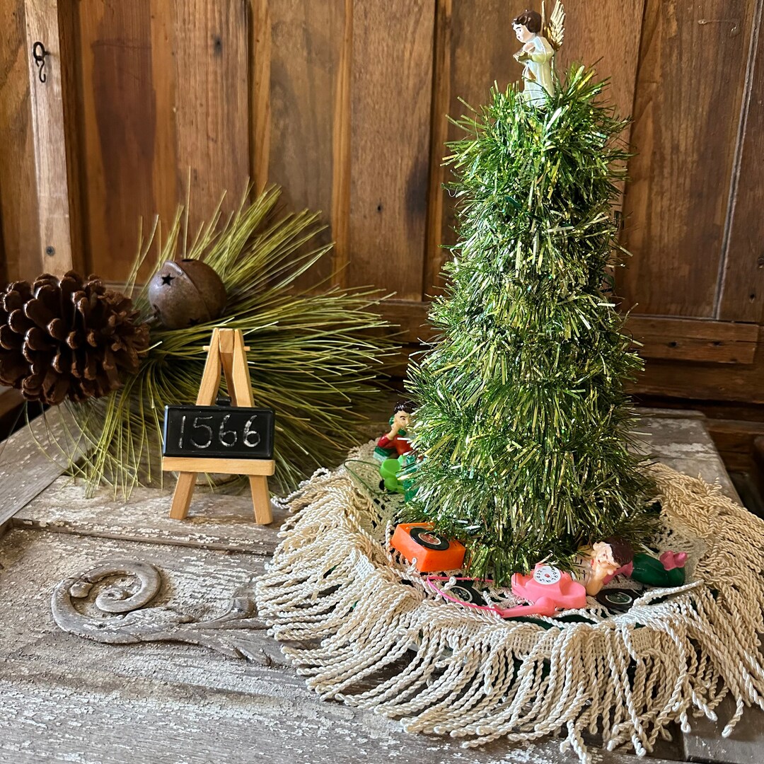 Kitschy Vintage Christmas Tree Teen Talk Vignette - Etsy