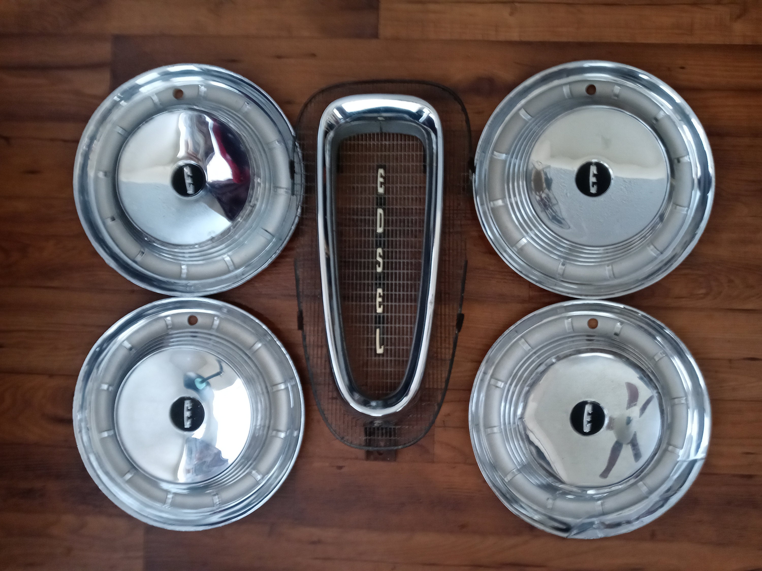1957 Ford Hubcaps for sale | Only 3 left at -75%