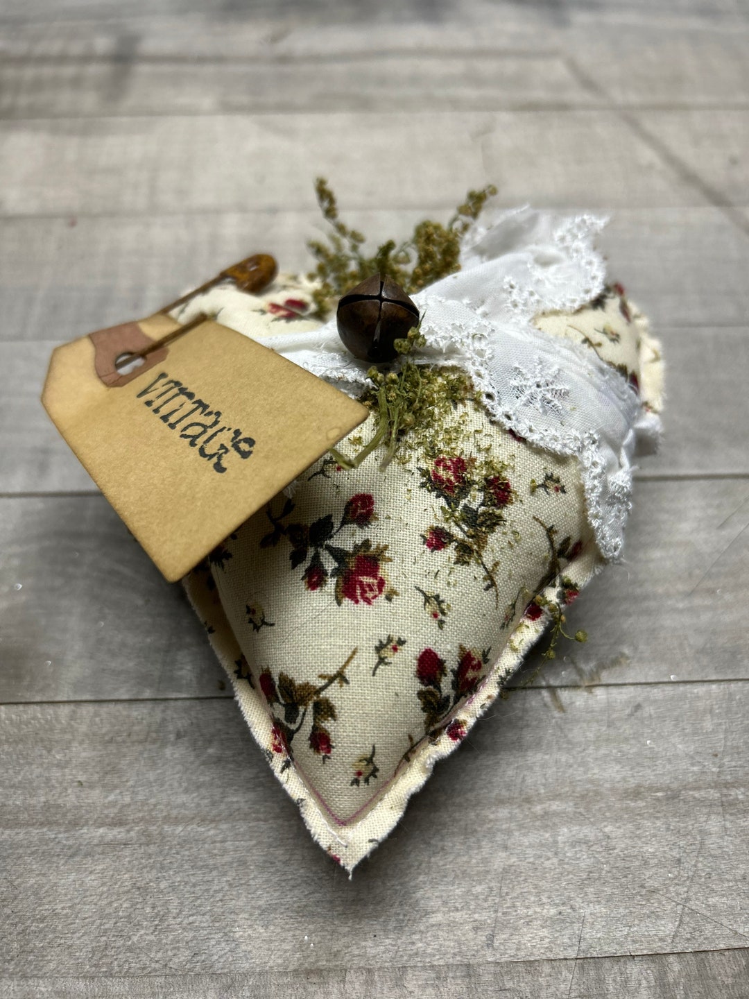 Farmhouse Chic Valentines Day Primitive Heart, Sewn Floral Hearts ...