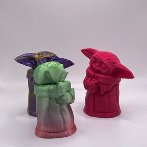 Baby Grogu Holding Heart 3D Printed - Etsy
