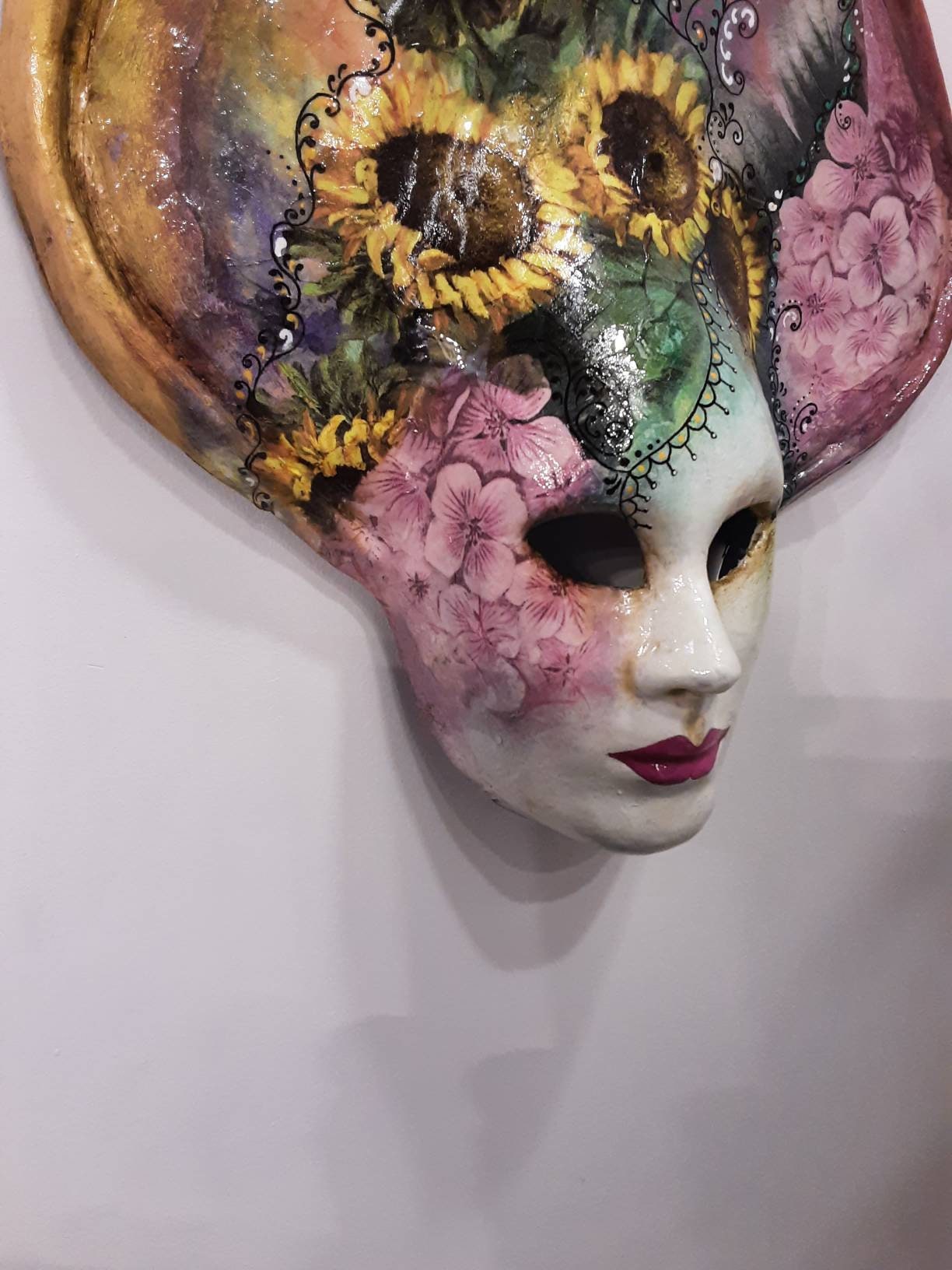 Venetian Flat Teardrop Mask in Papier-mâché, Handmade, Decoupage and ...