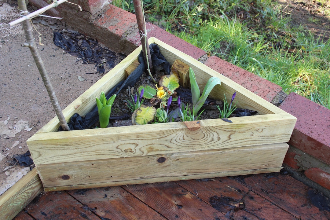 Planter Triangular Corner 60cm Wide From Hillsigns Made From REUSED ...