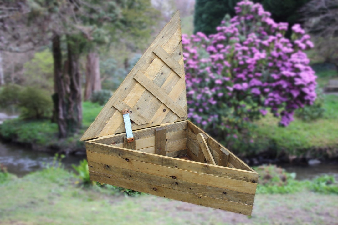 Storage and Seat Garden Triangular Box With Lid Made From All Re-cycled ...