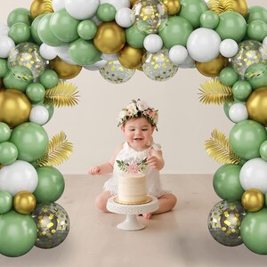 90PCS Sage Green White Metallic Gold Confetti Balloons Garland With Tropical Leaf for Wedding ...