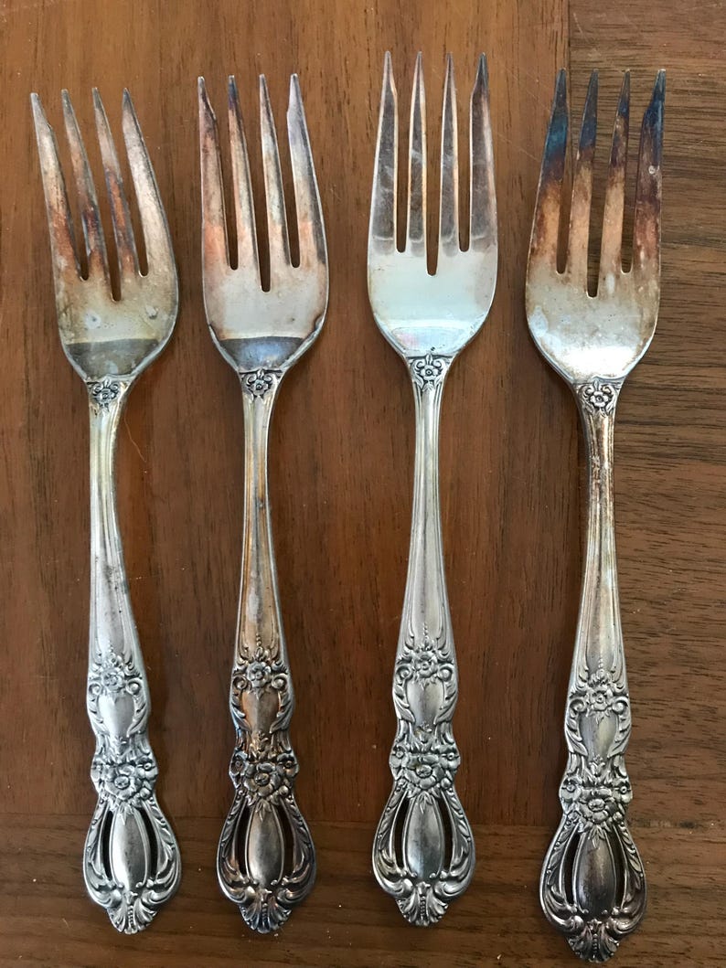 Grand Heritage Silverplate Flatware by 1847 Rogers Bros IS. Knives ...