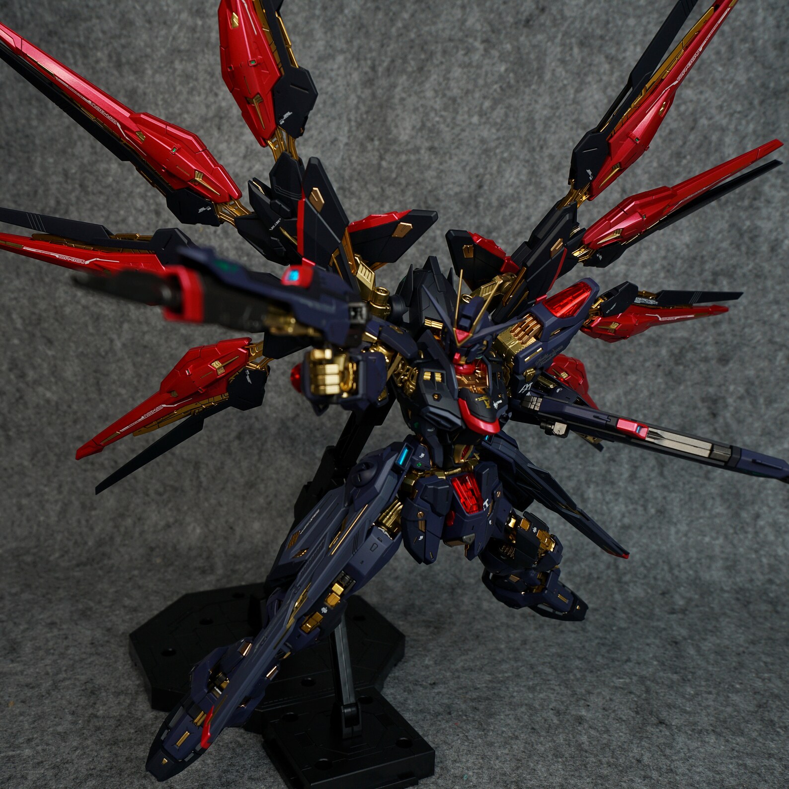 MGEX 1/100 Strike Freedom Gundam Ver.2.0[customize Black-red Coating ...