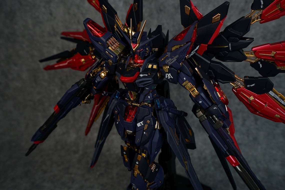 MGEX 1/100 Strike Freedom Gundam Ver.2.0[customize Black-red Coating ...