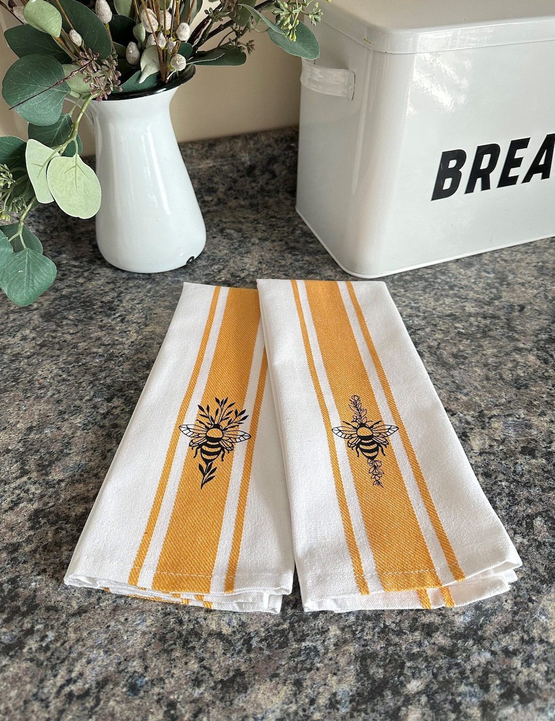 Set of 2 Bee Kitchen Towels Bee Kitchen Decor Farmhouse Bee - Etsy