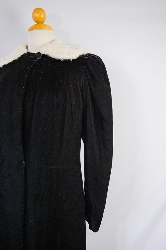 1930s silk velvet opera coat / vintage fur collar / e… - Gem