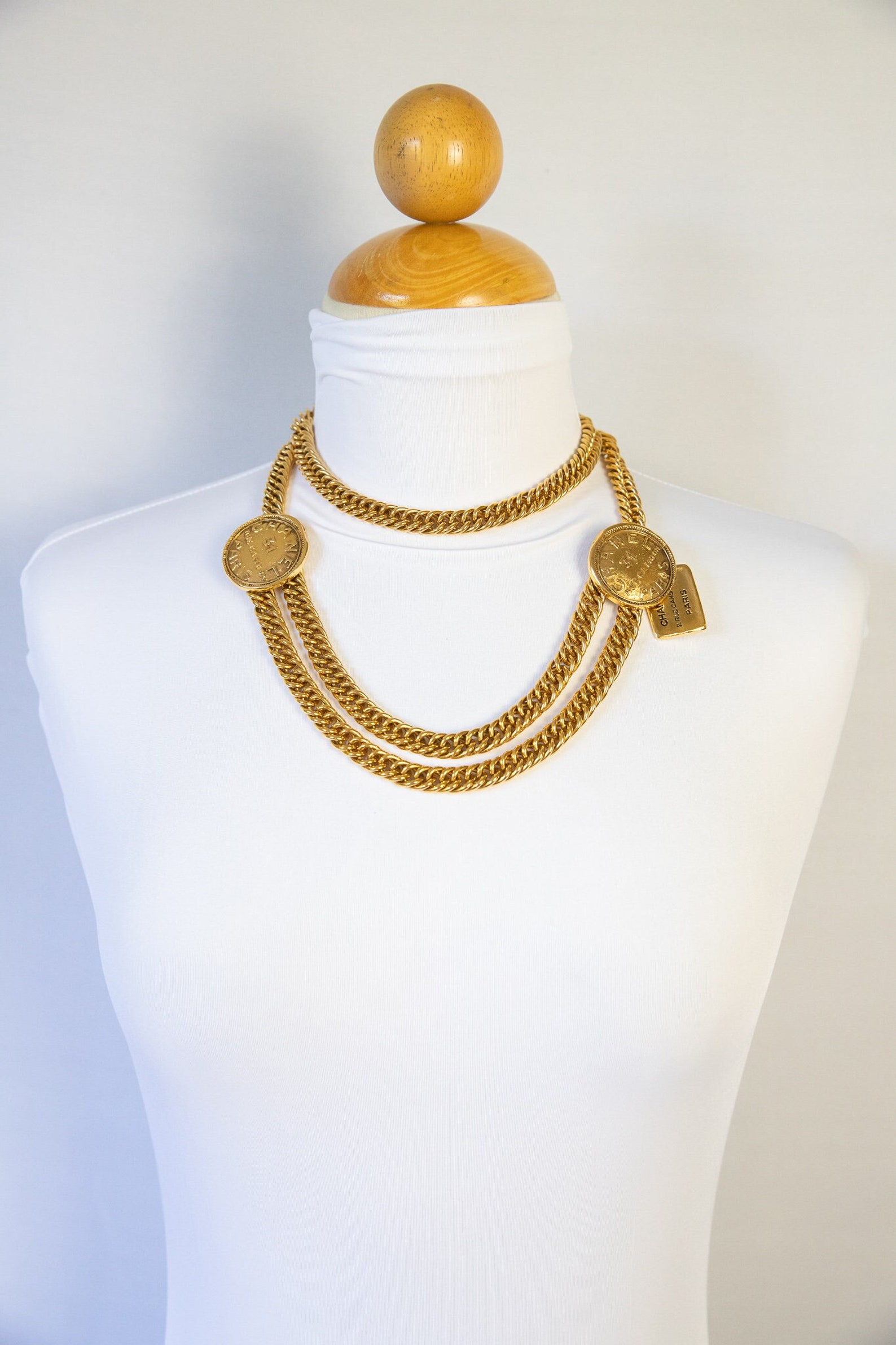 CHANEL Gold CC 31 Rue Cambon Medallion Chain Belt - Etsy