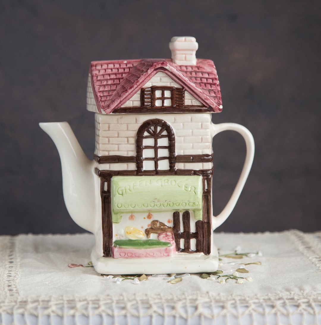 Teapot Vintage 1970ies " Traditional English Village Green Grocer ...