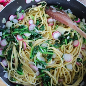 French Breakfast Radish Seeds Flambeau Flambo Petit Déjeuner Seeds ...