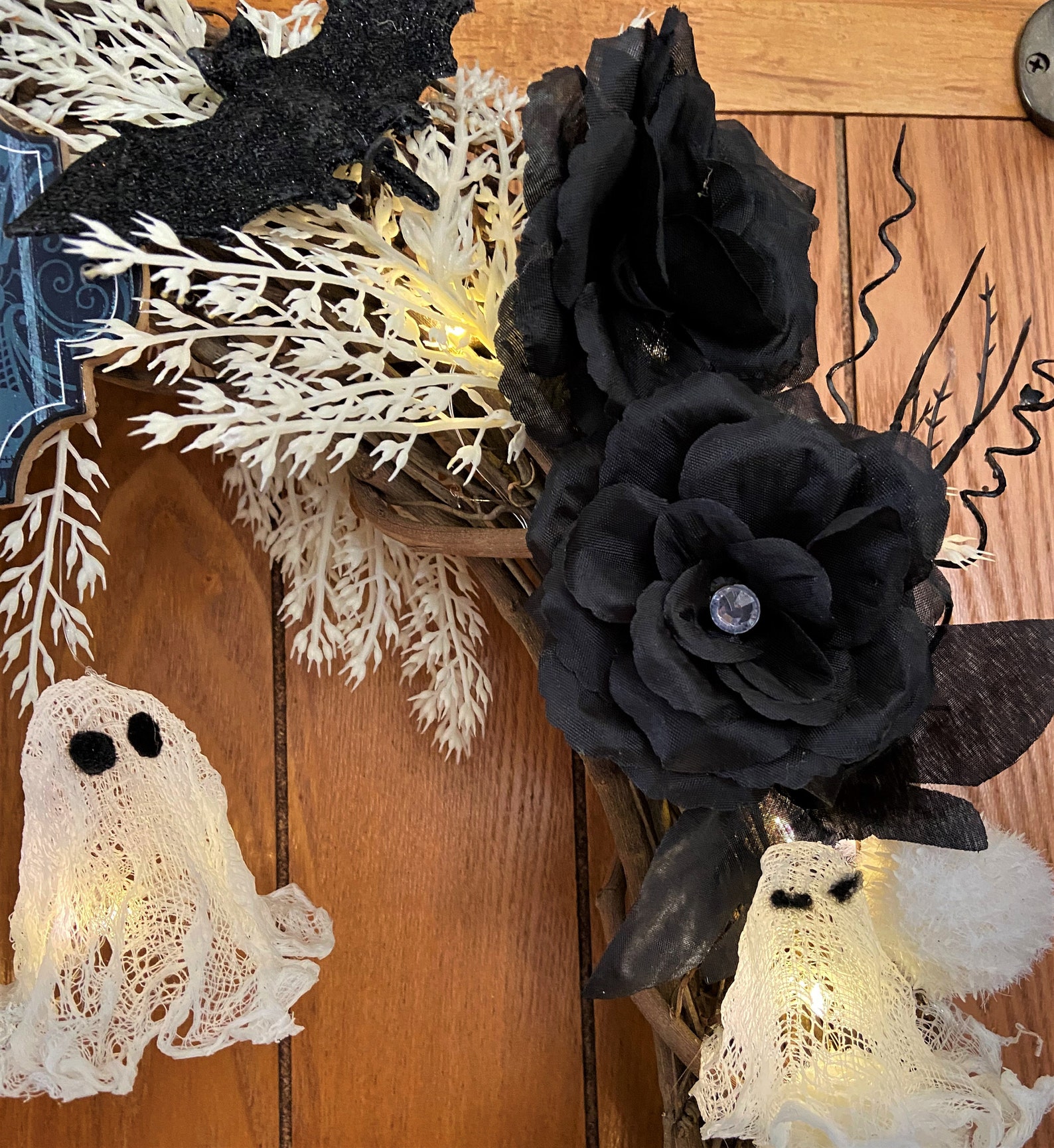 Dancing Ghosts Halloween Wreath With Lights - Etsy