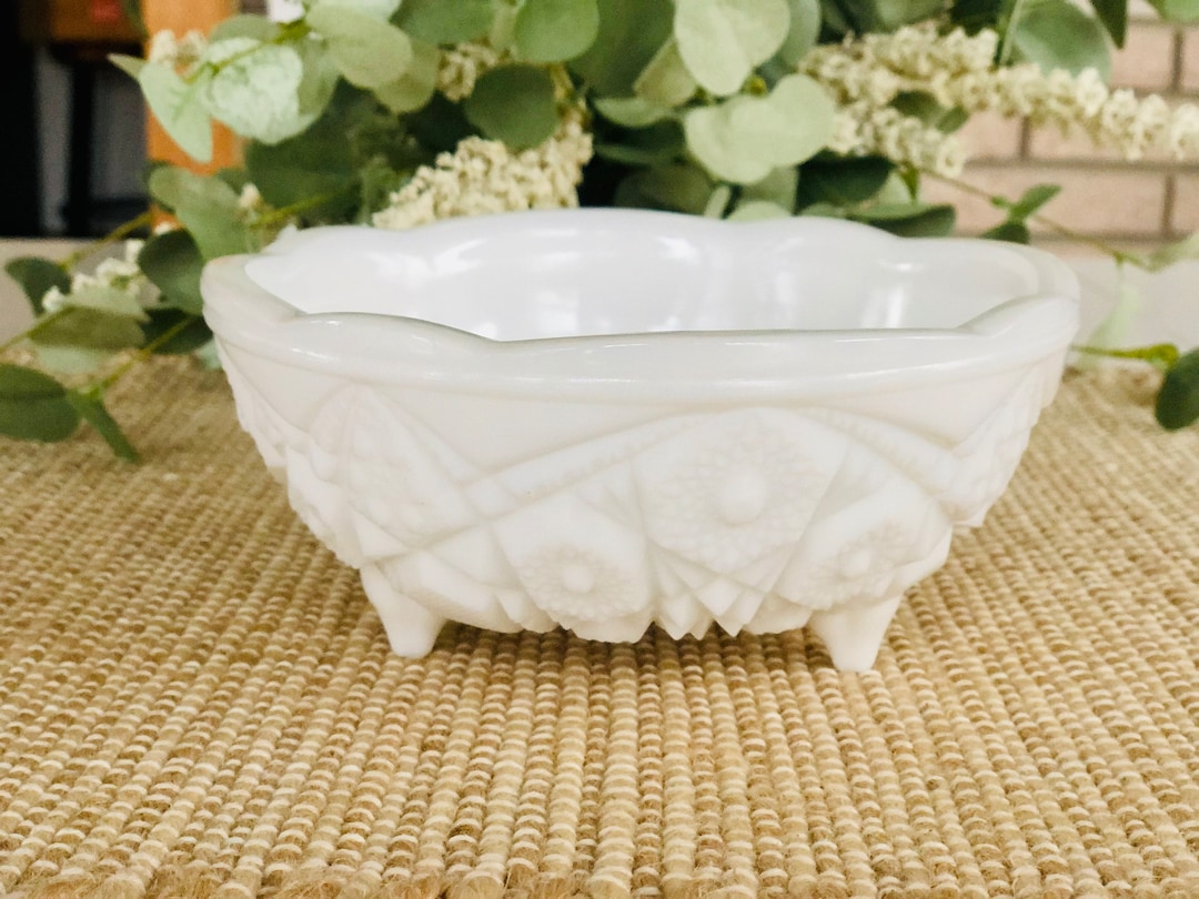 Vintage White Milk Glass Pedestal Bowl - Etsy Vintage White Milk Glass Pedestal Bowl - Etsy