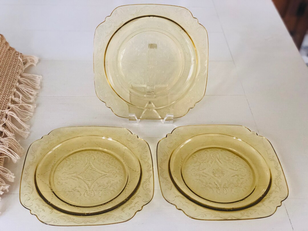Vintage Yellow Glass Plates (set of 3) - Etsy