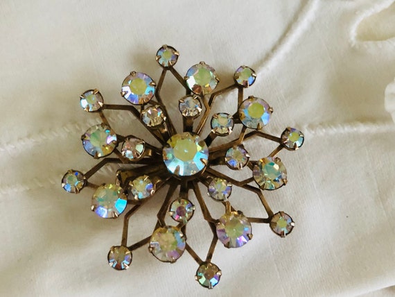 Vintage pin brooch - Gem