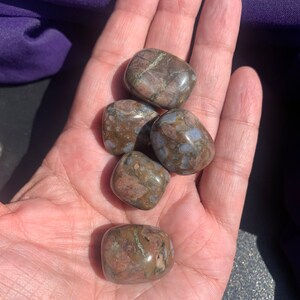 Que Sera Tumble Stone - Etsy