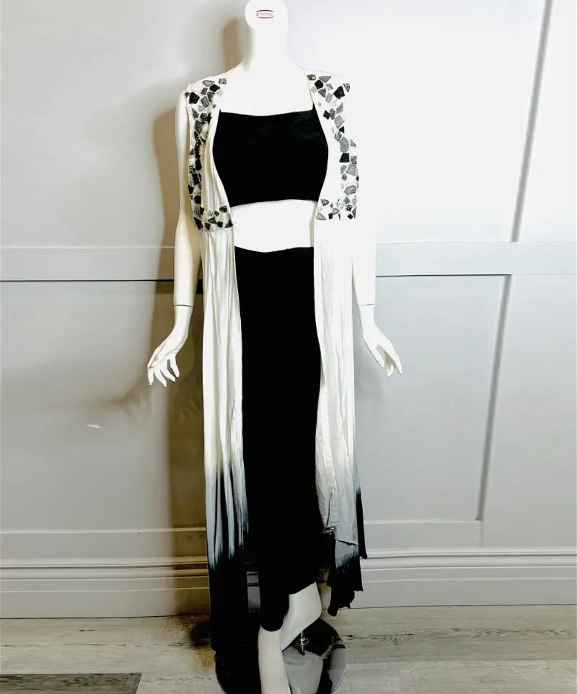 Black and White Shrug Set - Etsy