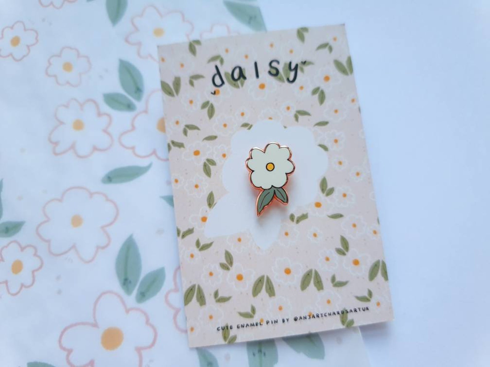Daisy Enamel Pin Flower Enamel Pin Cute Enamel Pin by - Etsy