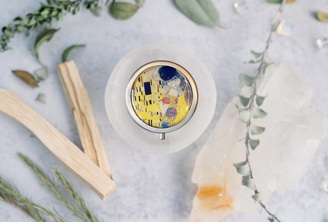 Vintage Victorian Cottagecore Tryst Solid Perfume Compact With the Kiss ...