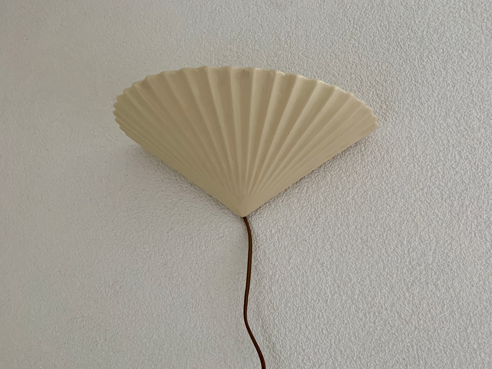 Ceramic shell shaped vintage wall lamp | Etsy