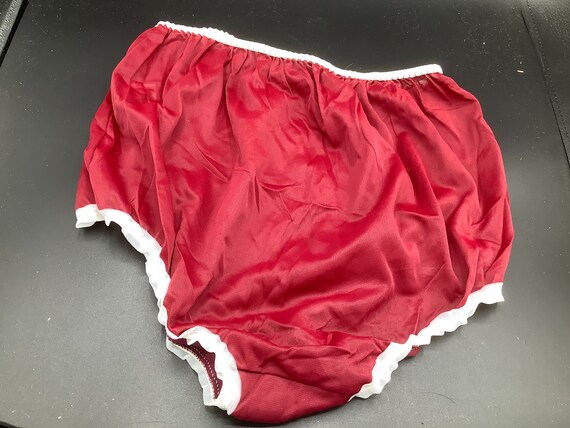 Semi sheer nylon panties by Winfield Woolworth - Gem