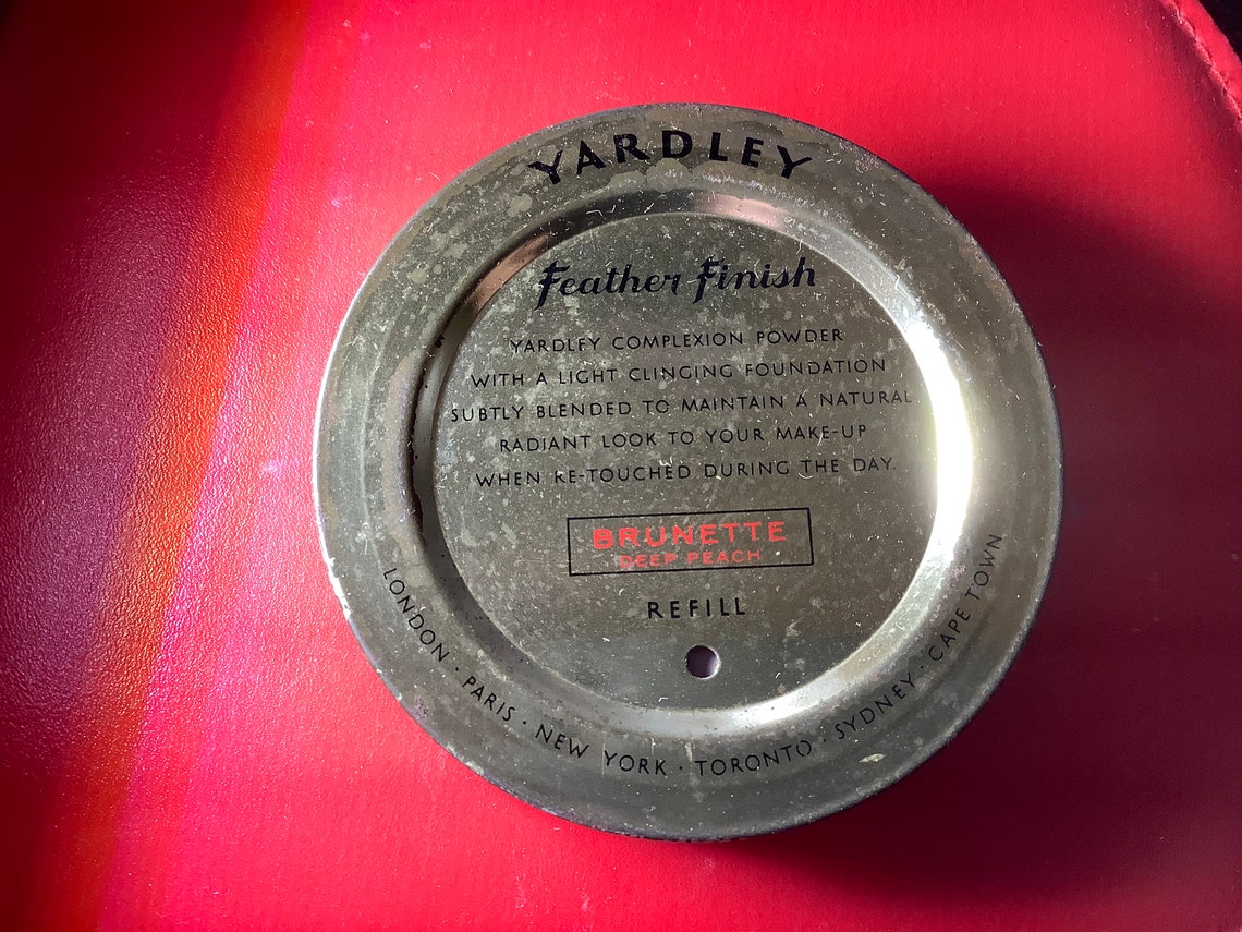 Yardley Feather Finish Blonde Fair and Natural Face Powder - Etsy UK