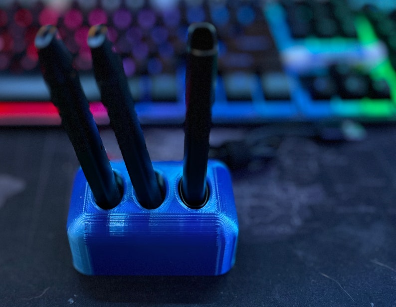 Vuse Alto Multi Charger Stand – Holds & Organizes 3 Batteries – Desk ...