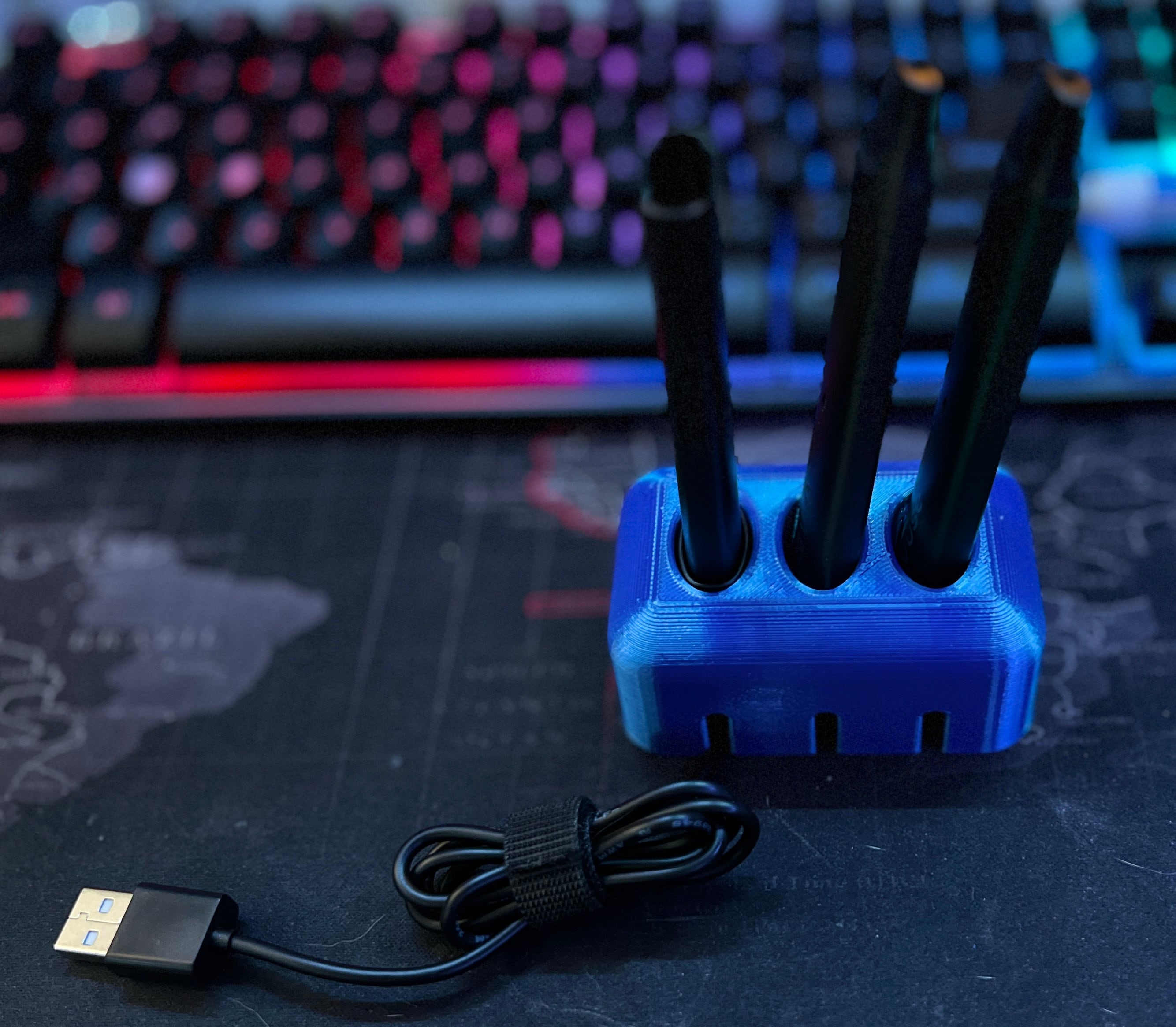 Vuse Alto Multi Charger Stand – Holds & Organizes 3 Batteries – Desk ...