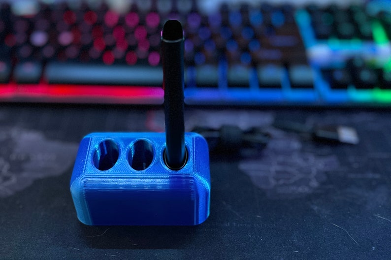 Vuse Alto Multi Charger Stand – Holds & Organizes 3 Batteries – Desk ...