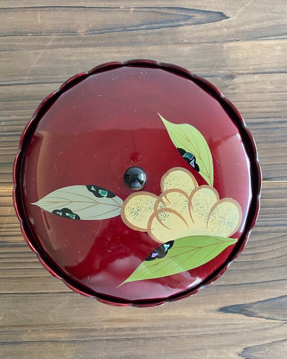 red Japanese lacquerware trinket box with mother of p… - Gem