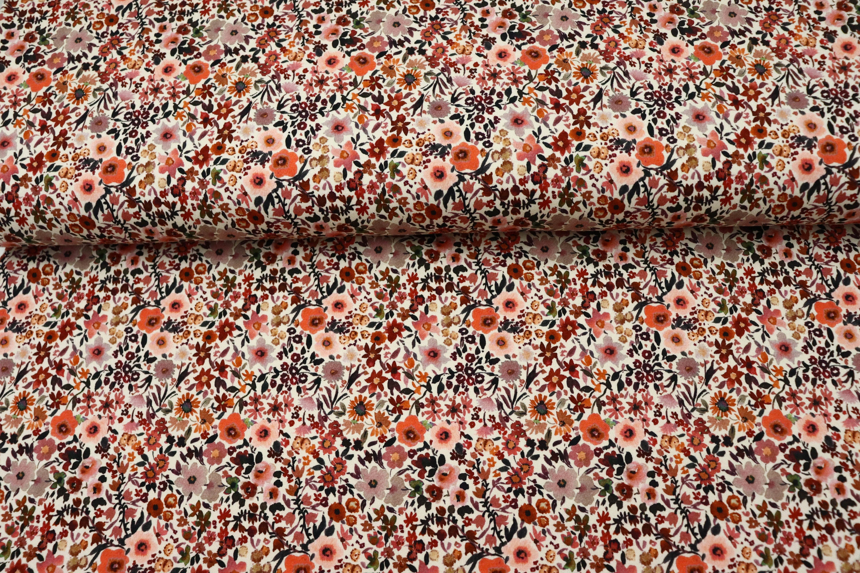 Jersey Stoff Mit Blumen