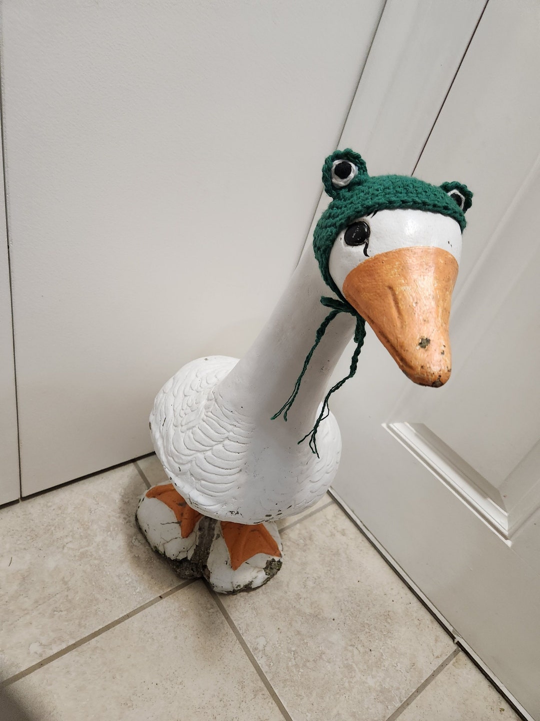 Cement Porch Goose Frog Hat, Cute Cement Porch Goose Decoration ...