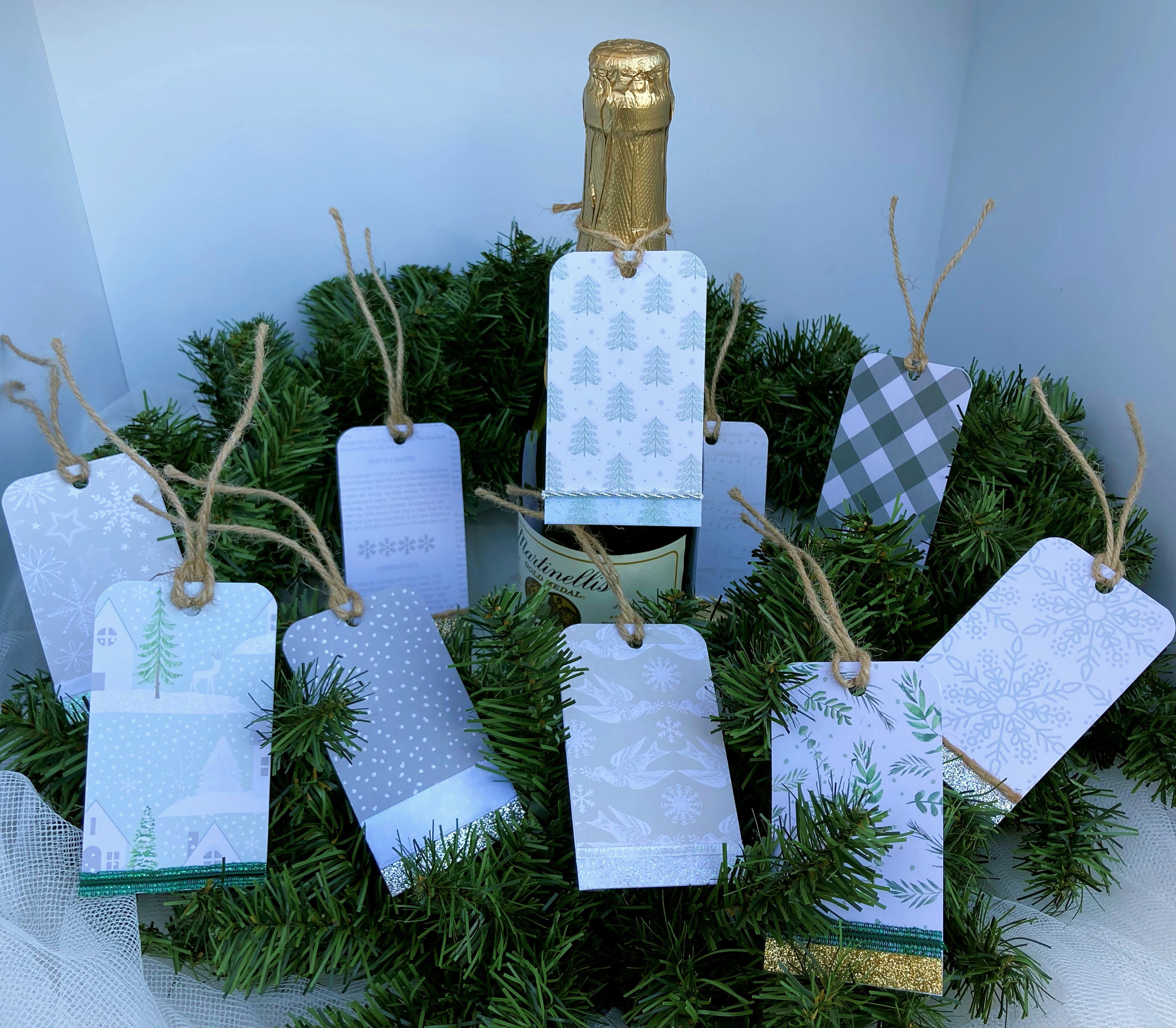 White Christmas Gift Tags, Set of 10 Embellished Winter Gift Tags ...