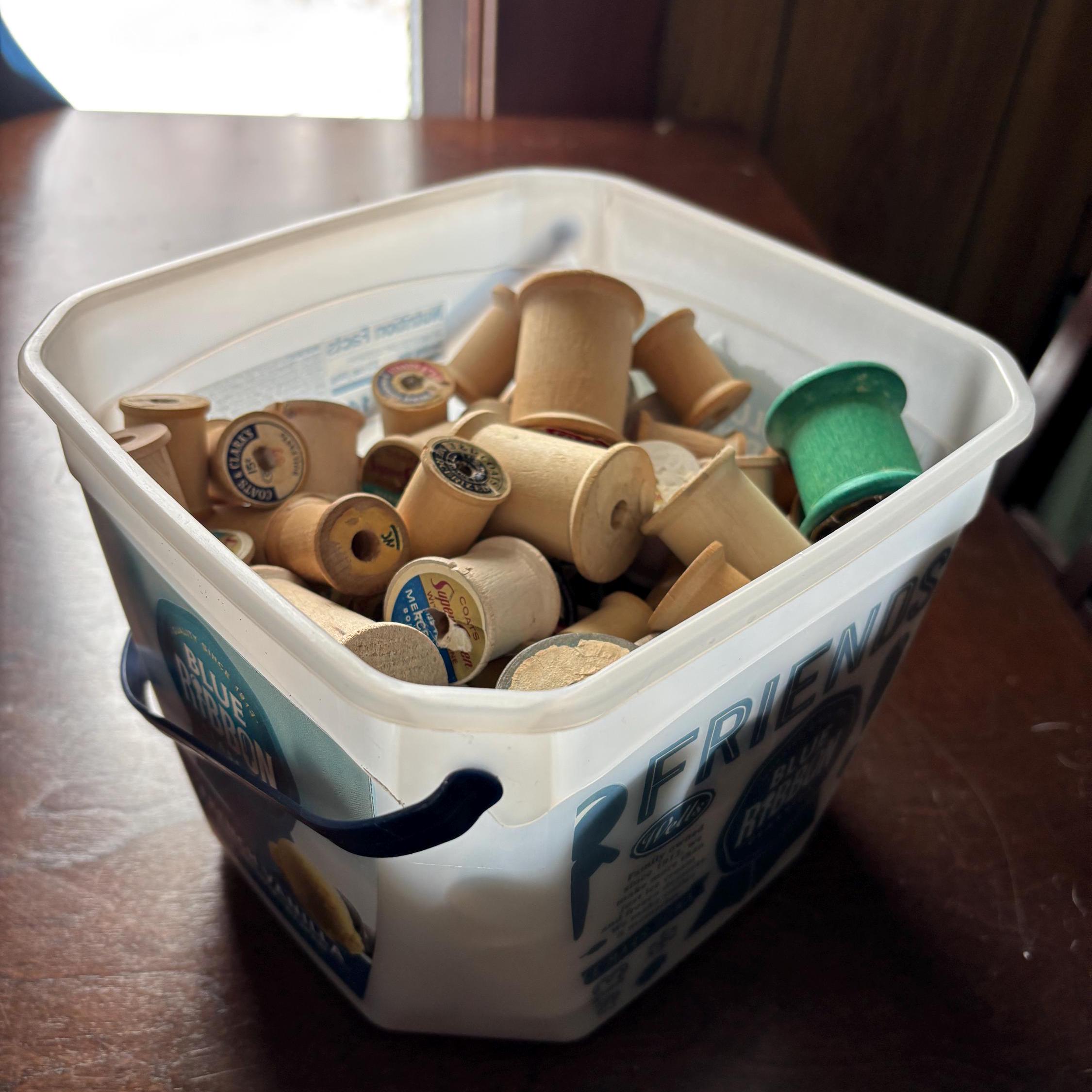 Lot of Vintage Empty Wooden Thread Spools Various Sizes, With/without ...
