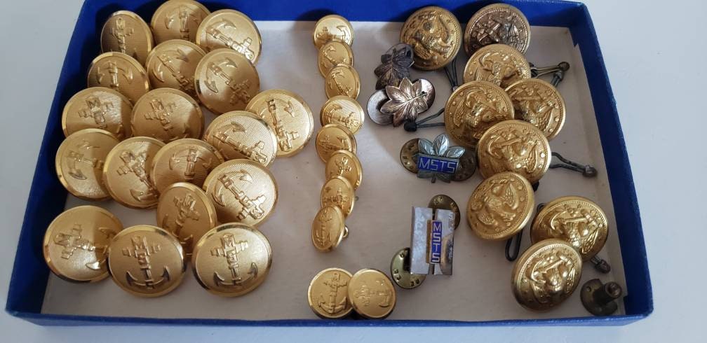 Vintage Merchant Marines USNR Buttons and Hard Shoulder Boards and Pins ...