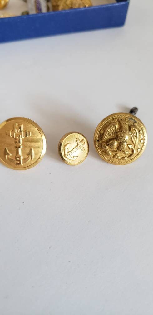 Vintage Merchant Marines USNR Buttons and Hard Shoulder Boards and Pins ...