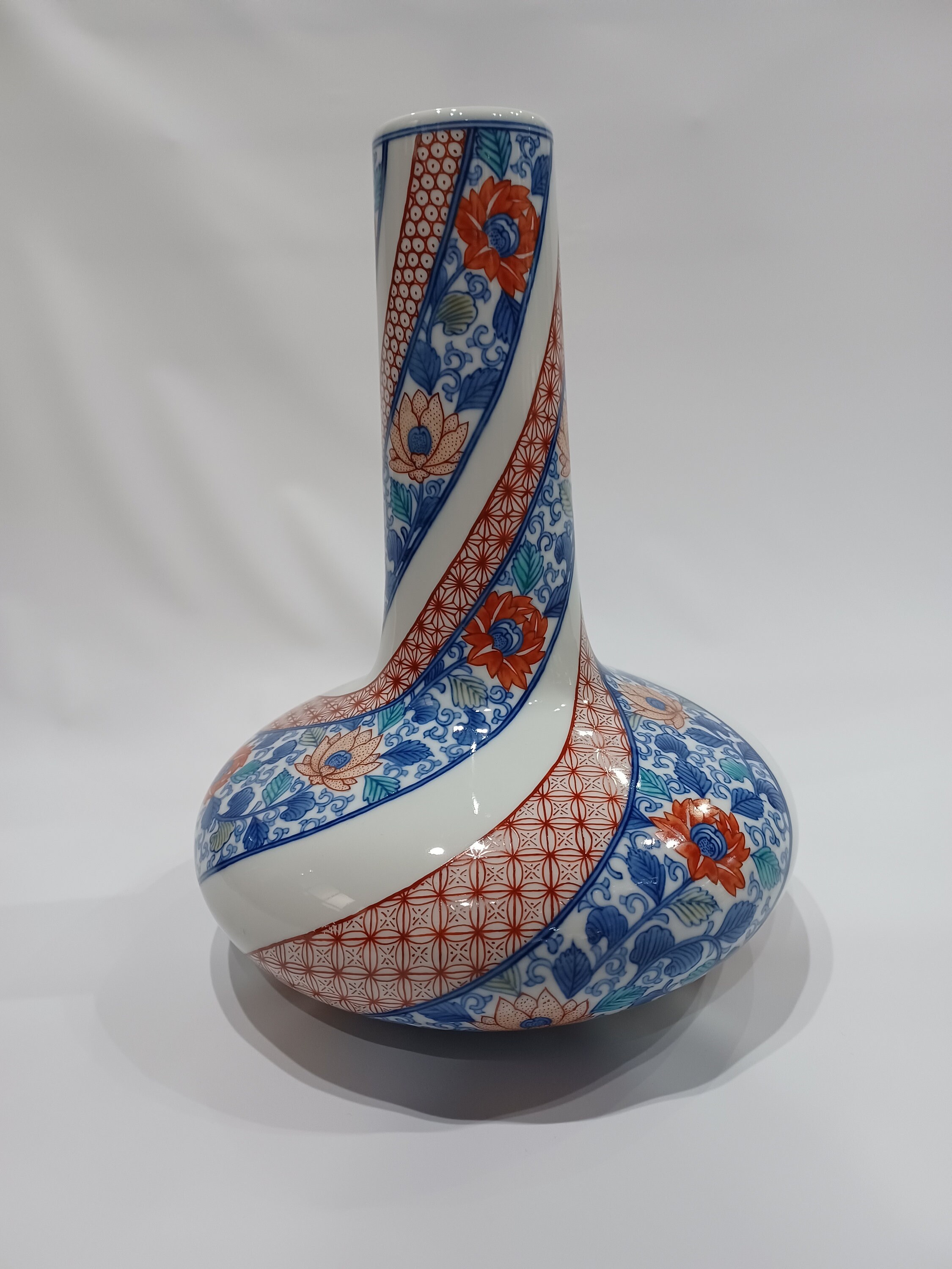 Japanese Color Nabeshima Vasenabeshima Oniwa Ware by Koshun ...