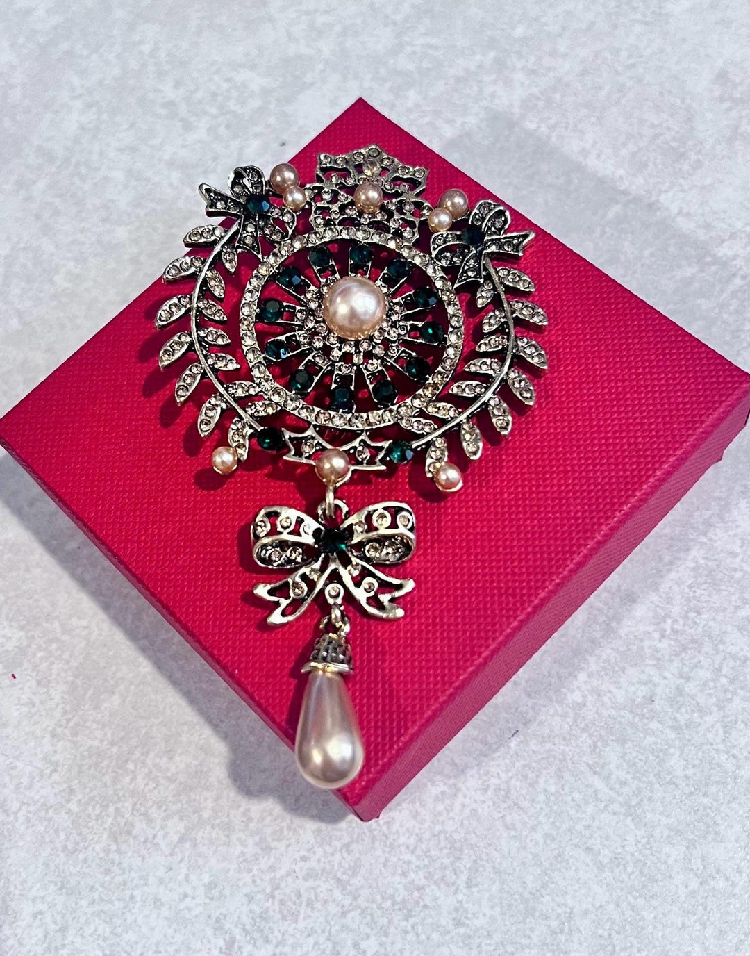 Large Gold & Emerald Green Brooch: Dangling Champagne Pearl Lapel Pin ...