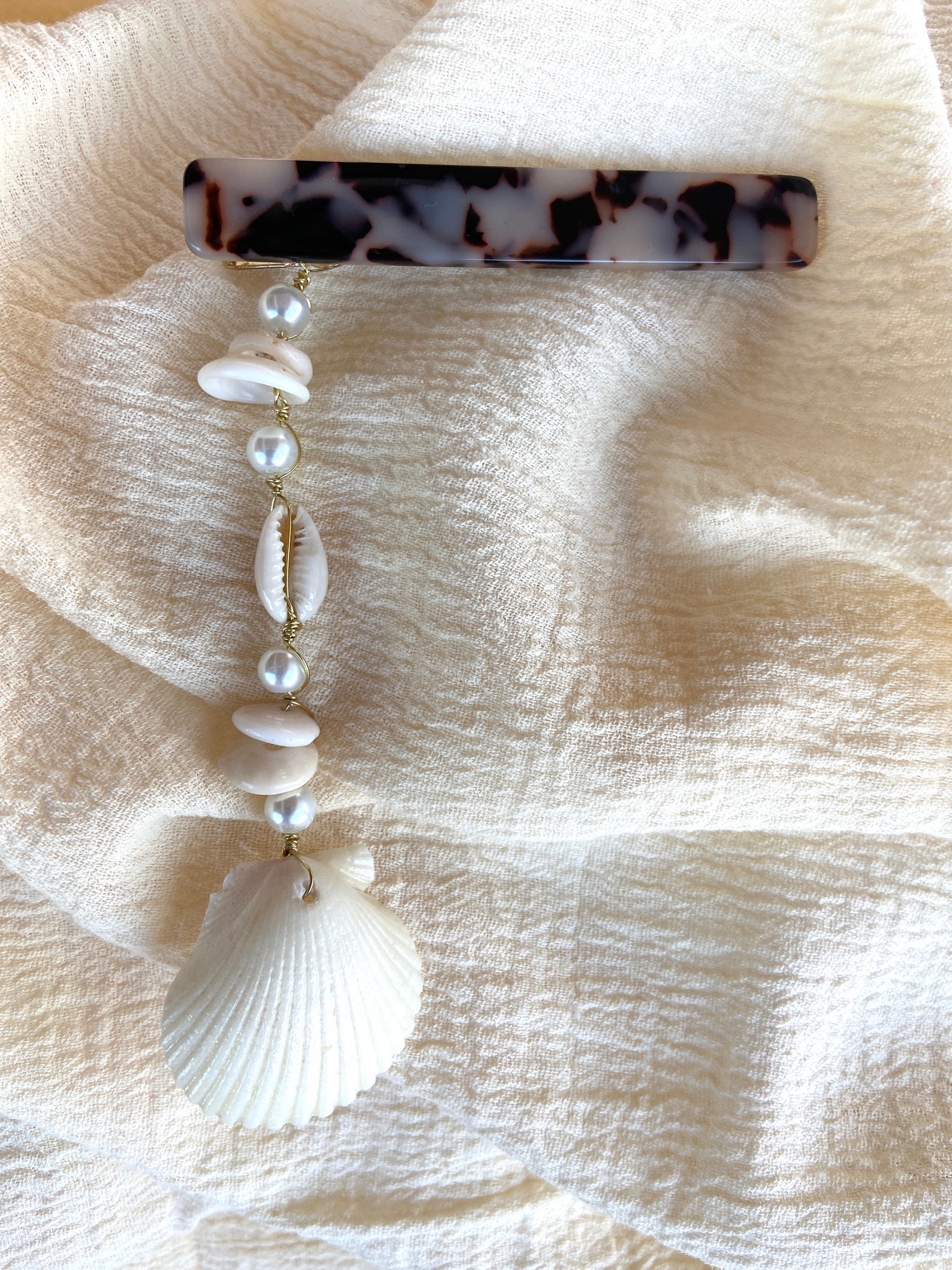 Elizabeth Shell Hair Clip - Etsy