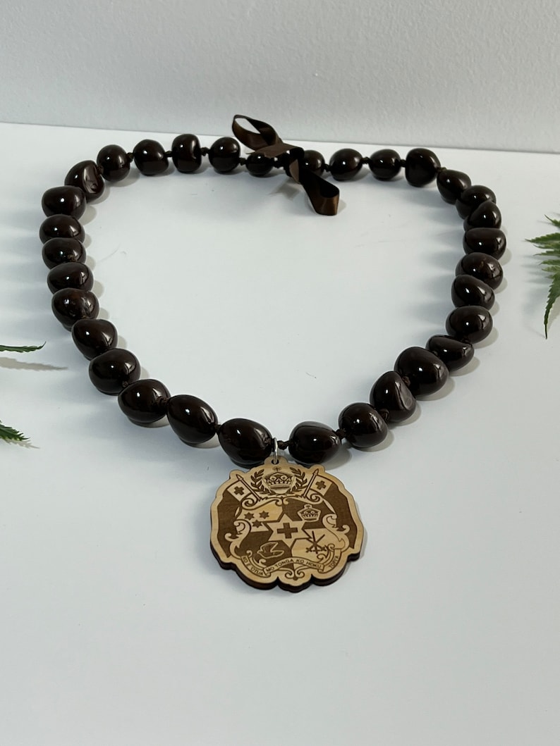 Seal of Tonga Necklace - Etsy
