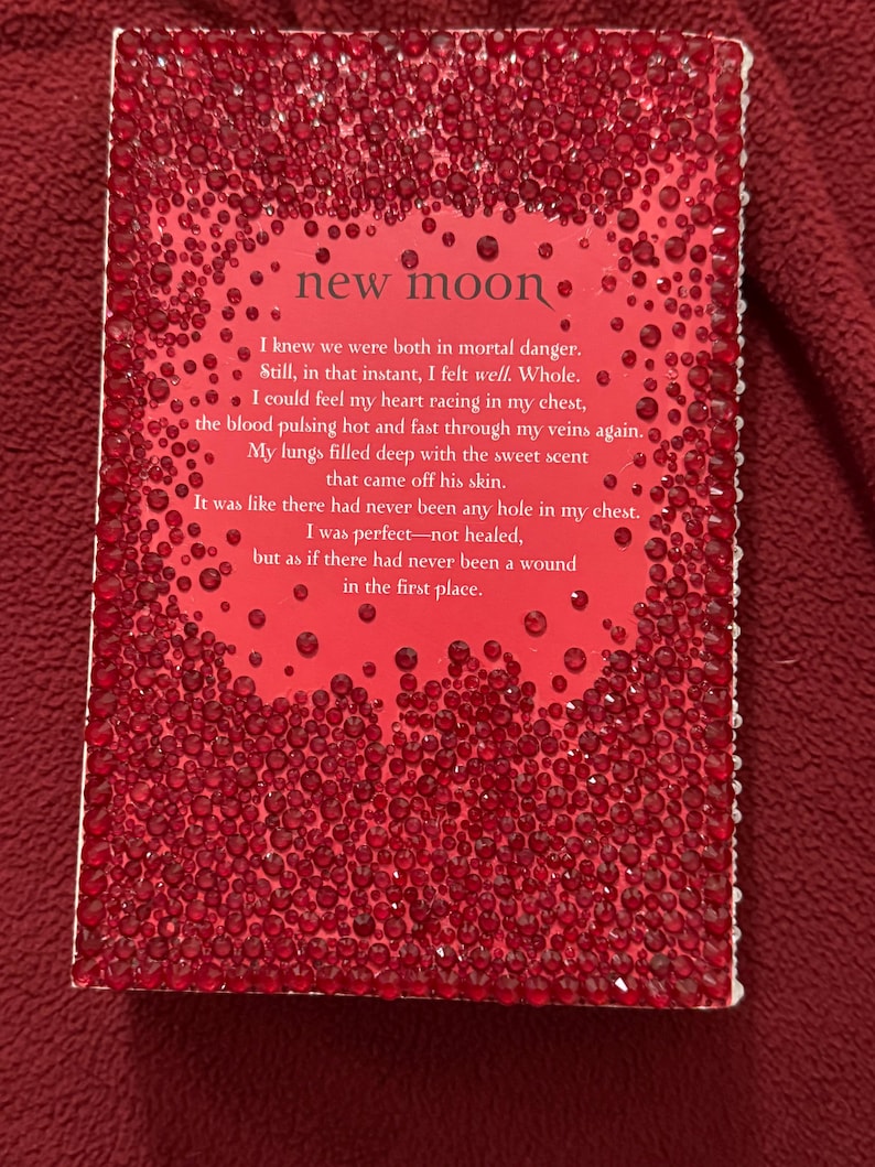 Twilight Saga New Moon Limited Edition White Cover | Handmade Collector ...