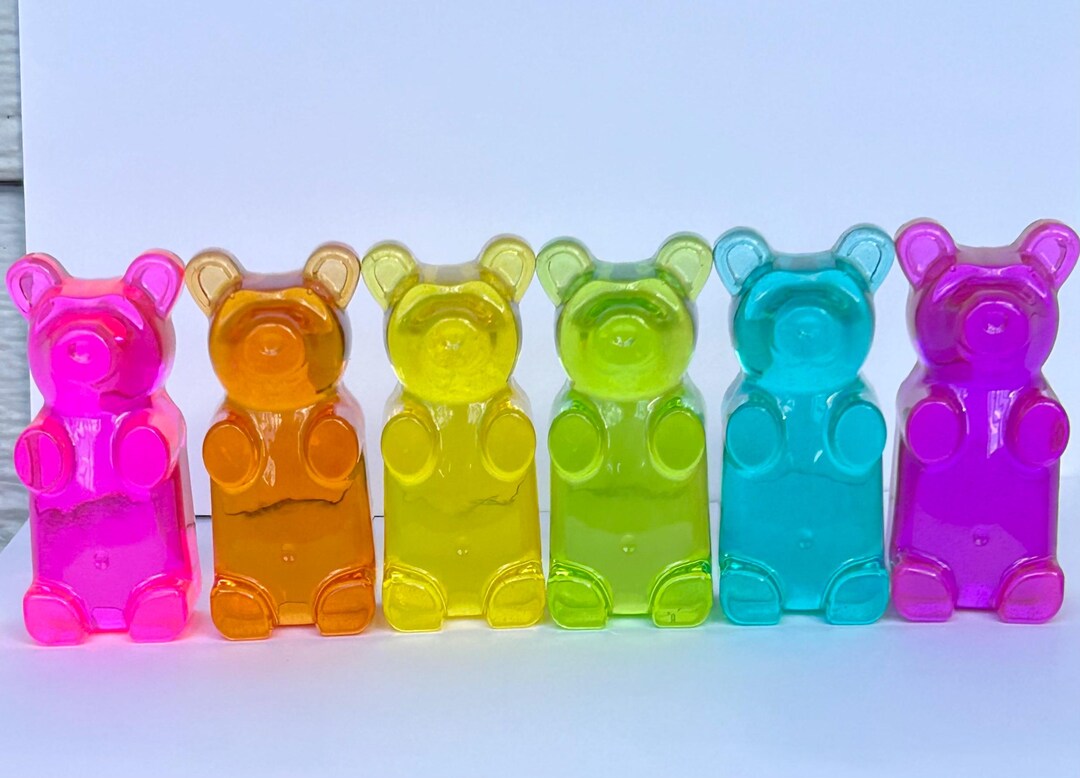 FAKE GUMMY BEARS 3d Mini Figures Rainbow Gummy Candy Cute Desktop ...