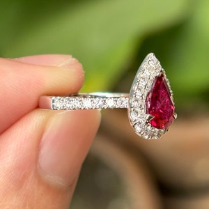 Natural Thai Ruby 1.30 Carat Surrounded by 0.59 Carat Diamonds on 18k ...