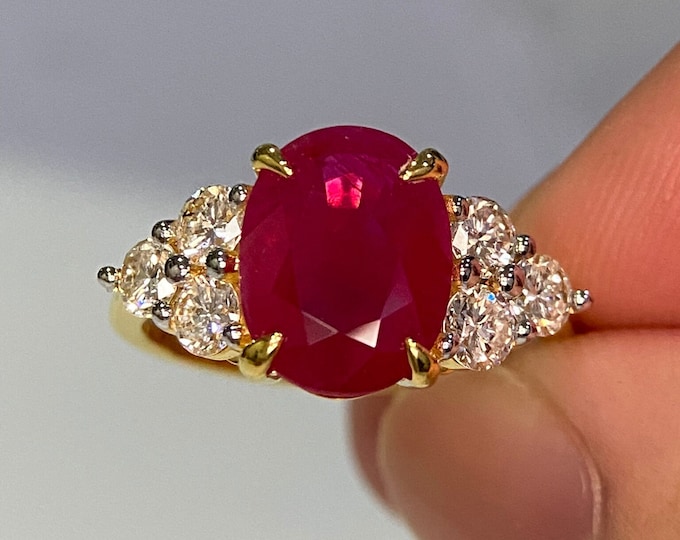 Natural Burma Ruby 3.28 Carat Certified by AIGS Sided by Elegant ...