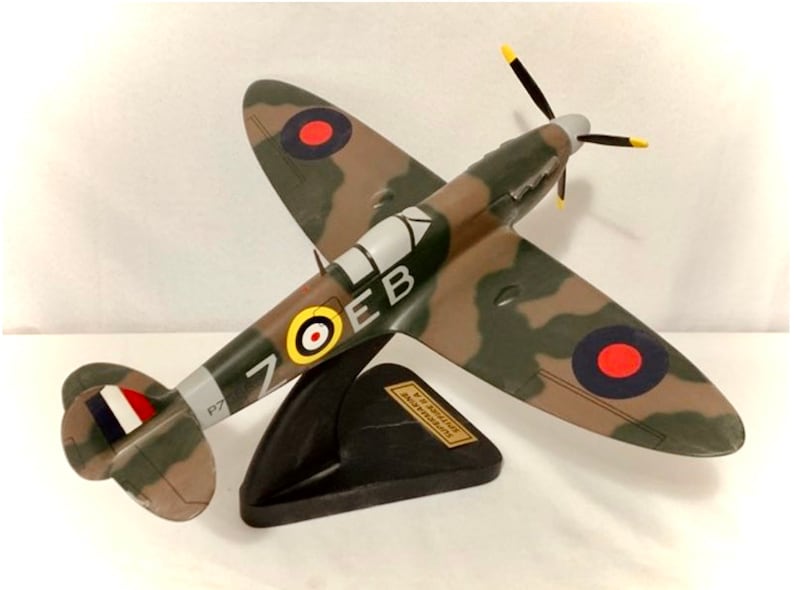 Vintage, British, Spitfire, Desktop, Model, Plane on Stand, RAF, WW2 - Etsy