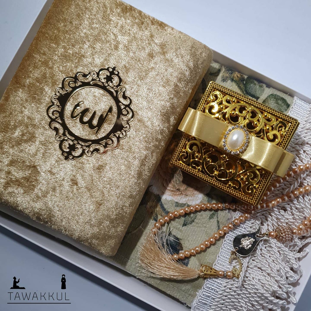 Islamic Gift Set Gold Velvet Quran Set - Etsy