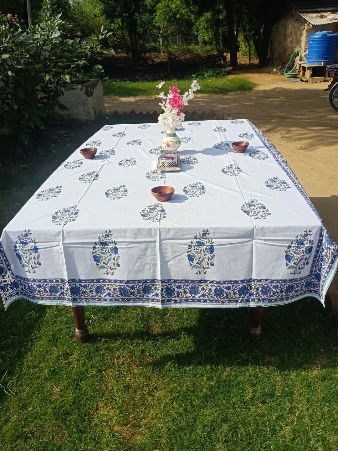 Beautiful White Table Cover Table Linen Soft Floral Pattern Cover Hand ...