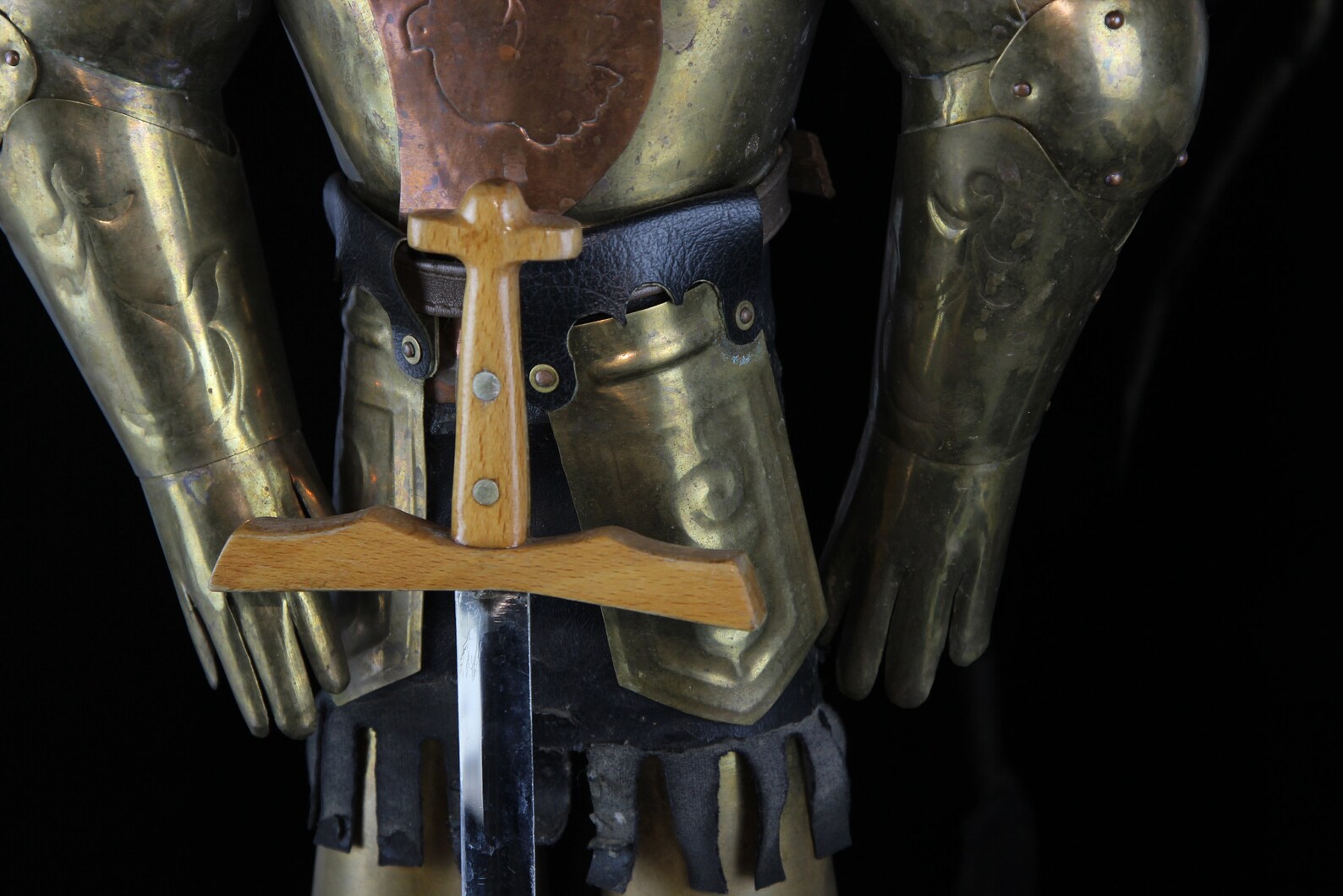 HANDMADE Sculpture Souvenir KNIGHT Material Brass Medieval Knight ...