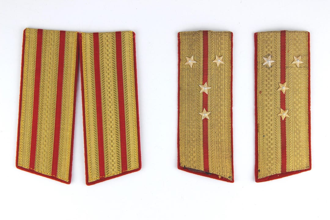 Soviet Shoulder Straps Uniform Ammunition Militaria Combined Arms USSR ...